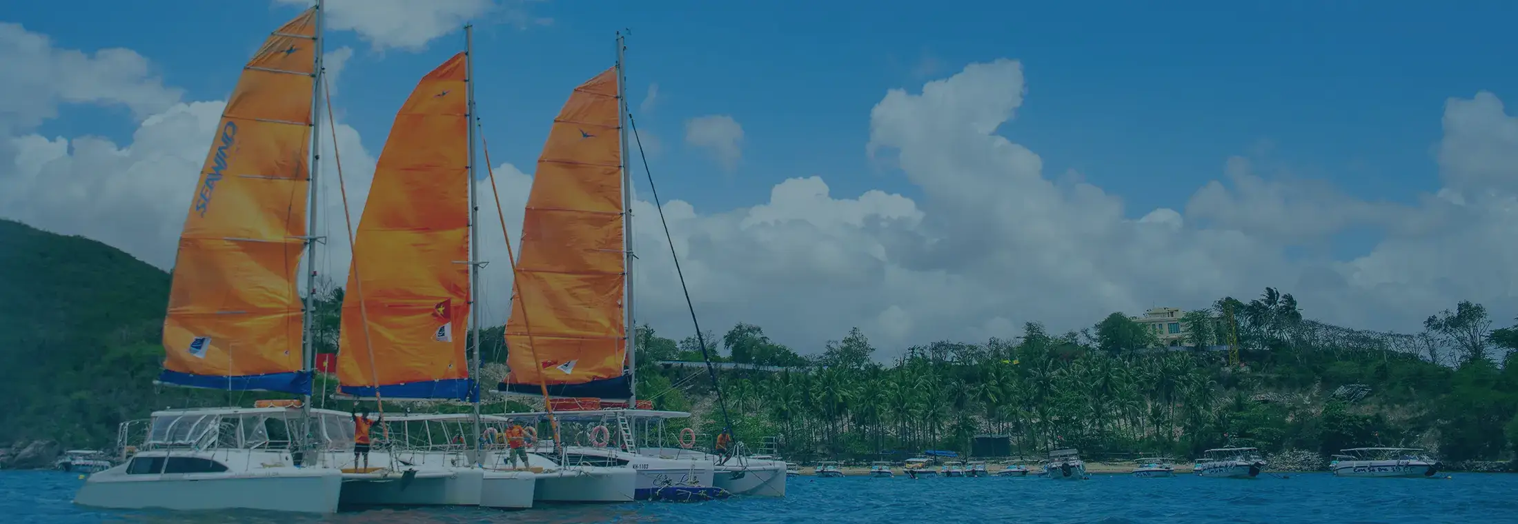 Information about our sailing catamarans: capacity and size